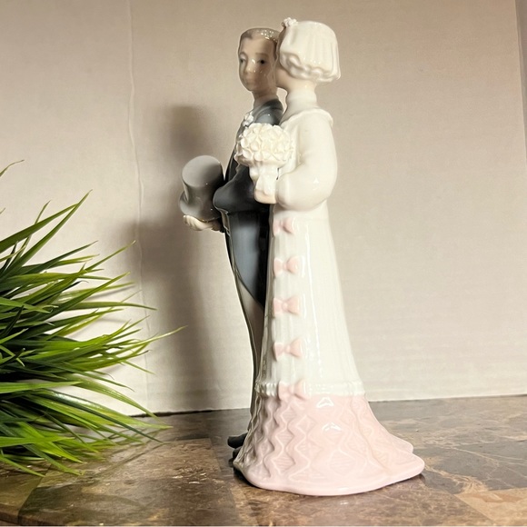 Lladro | Accents | Vintage Lladro Wedding Couple Lladro Bride And Groom ...